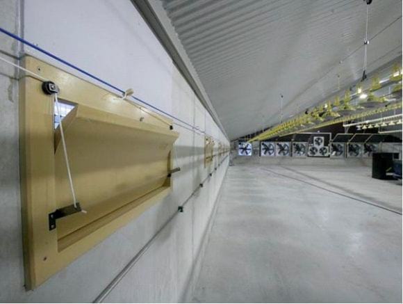 Airinlet in poultry house | Engormix