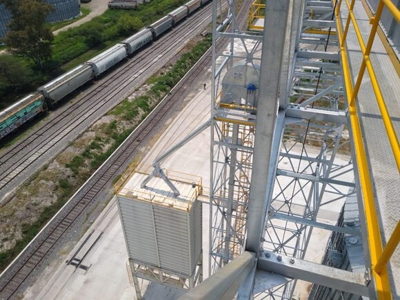 Ferroparque con recepción y almacenmiento de granos | Engormix